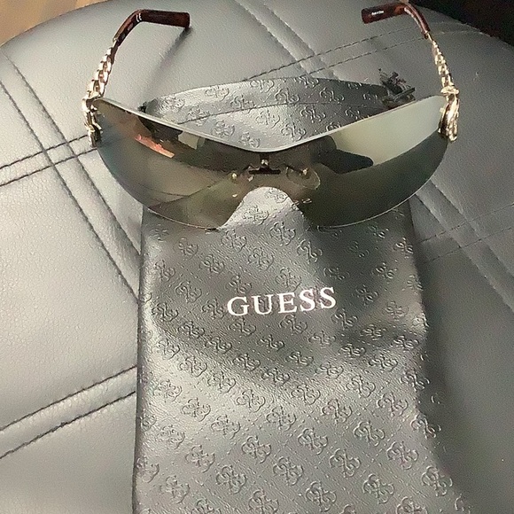 Guess | Accessories | Guess Nwot Sunglasses W Case | Poshmark
